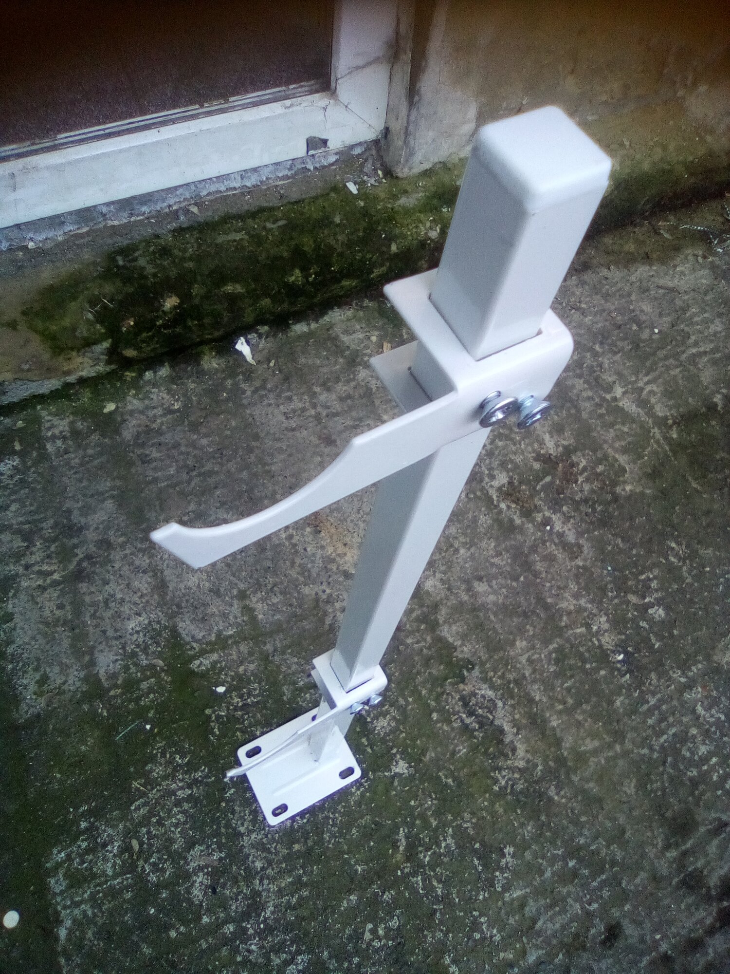 Кронштейн для алюминиевого и биметалл радиатора напольный регулируемый 200-500 мм