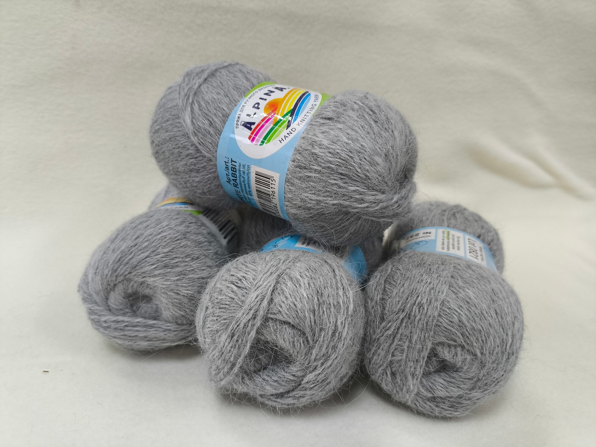 Пряжа Alpina "White Rabbit" Белый кролик 55% пух кролика 45% нейлон 50г 300м упаковка 4шт