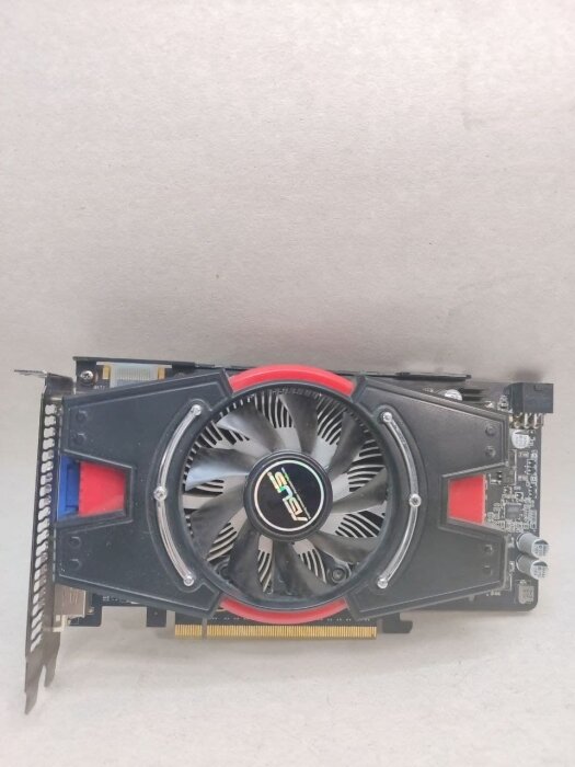 Видеокарта Asus GeForce GTX550Ti 1Gb ENGTX550 Ti Di/1GD5
