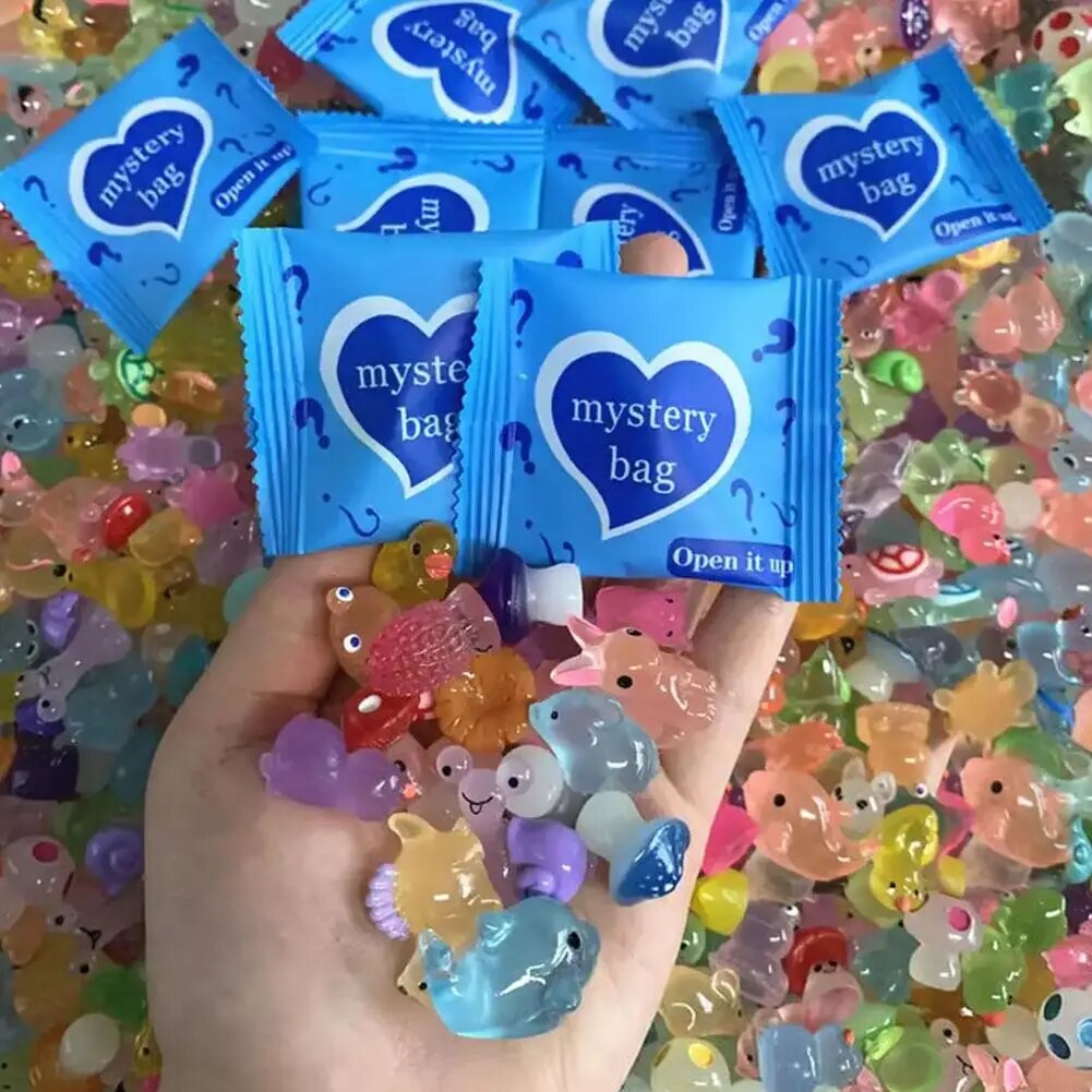Светящиеся фигурки животных и грибов в сюрпризных упаковках 100pcs
