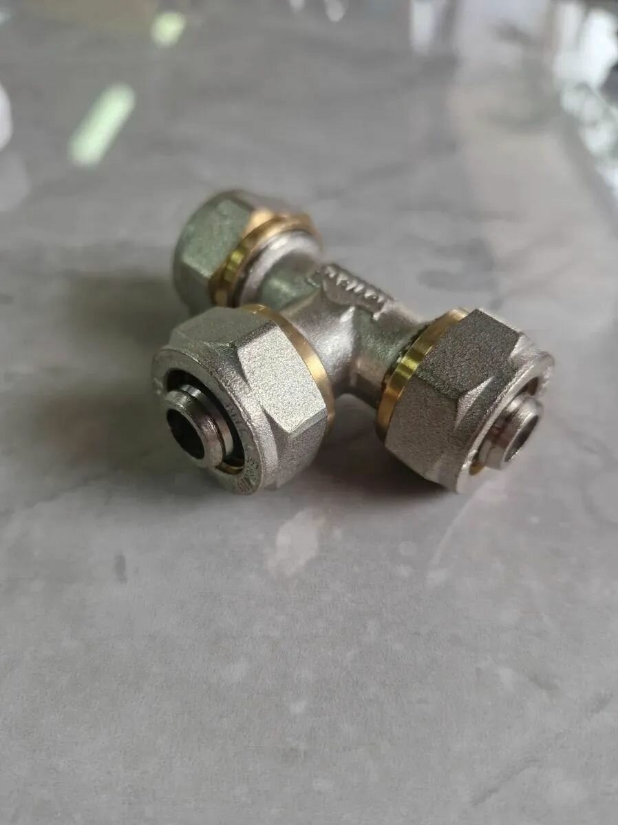 Тройник обжимной 20х20х20" Ц/Ц/Ц для металлопластиковой трубы