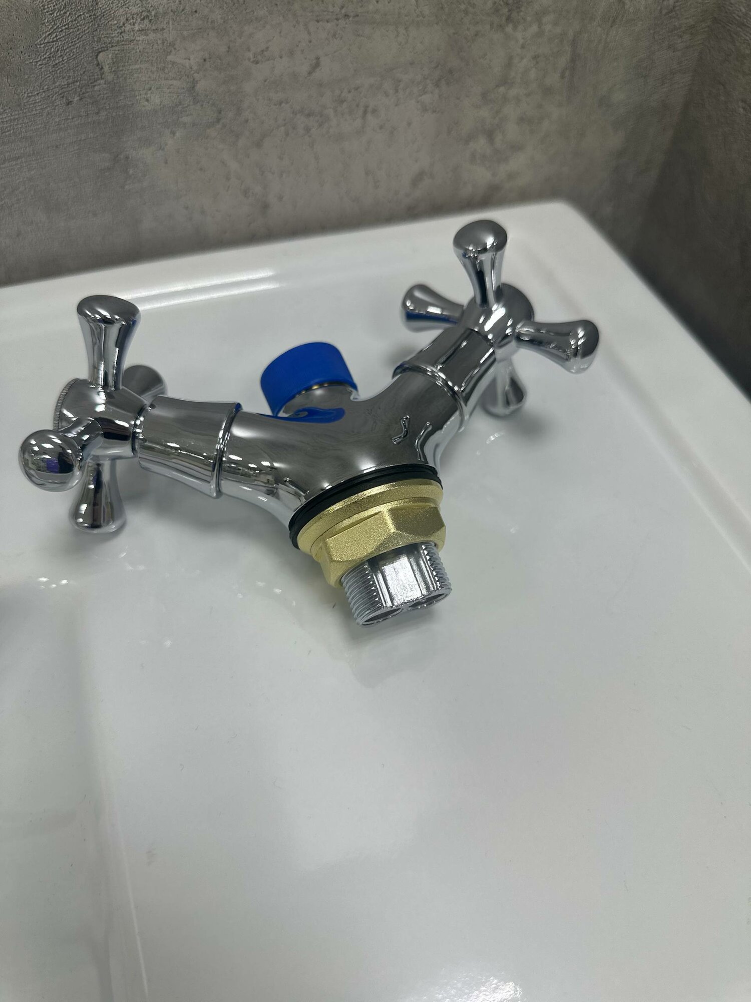 Смеситель STUTTGART, двухвентильный, хромированный, для кухни