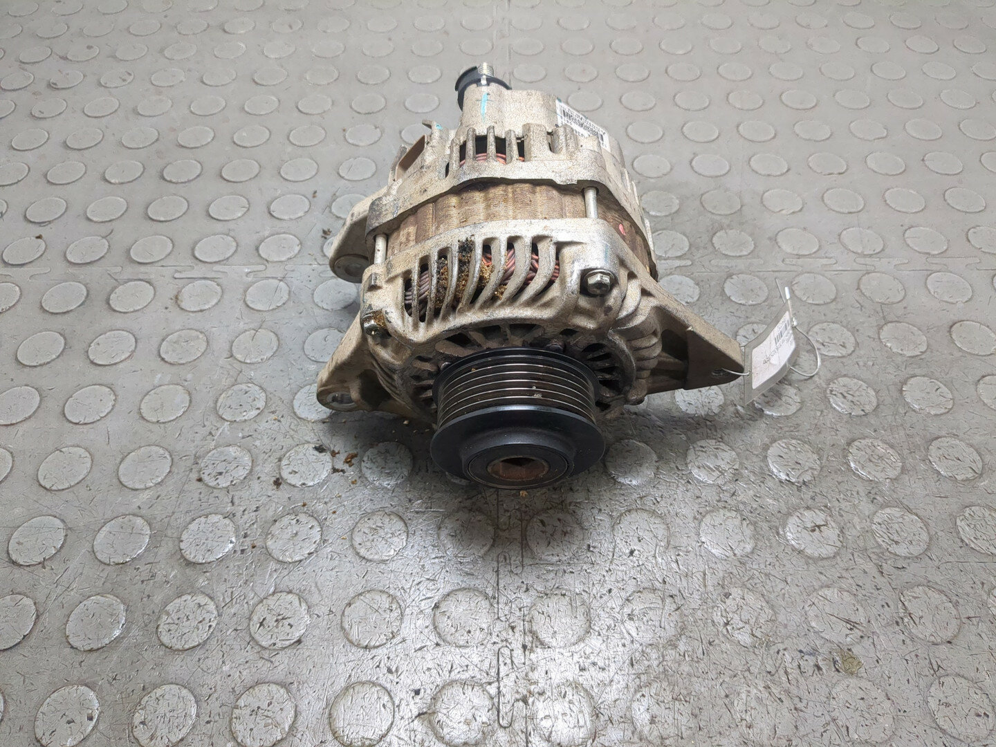 Генератор Mitsubishi L200 Б/У