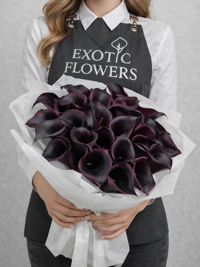 Букет из 29 черных калл