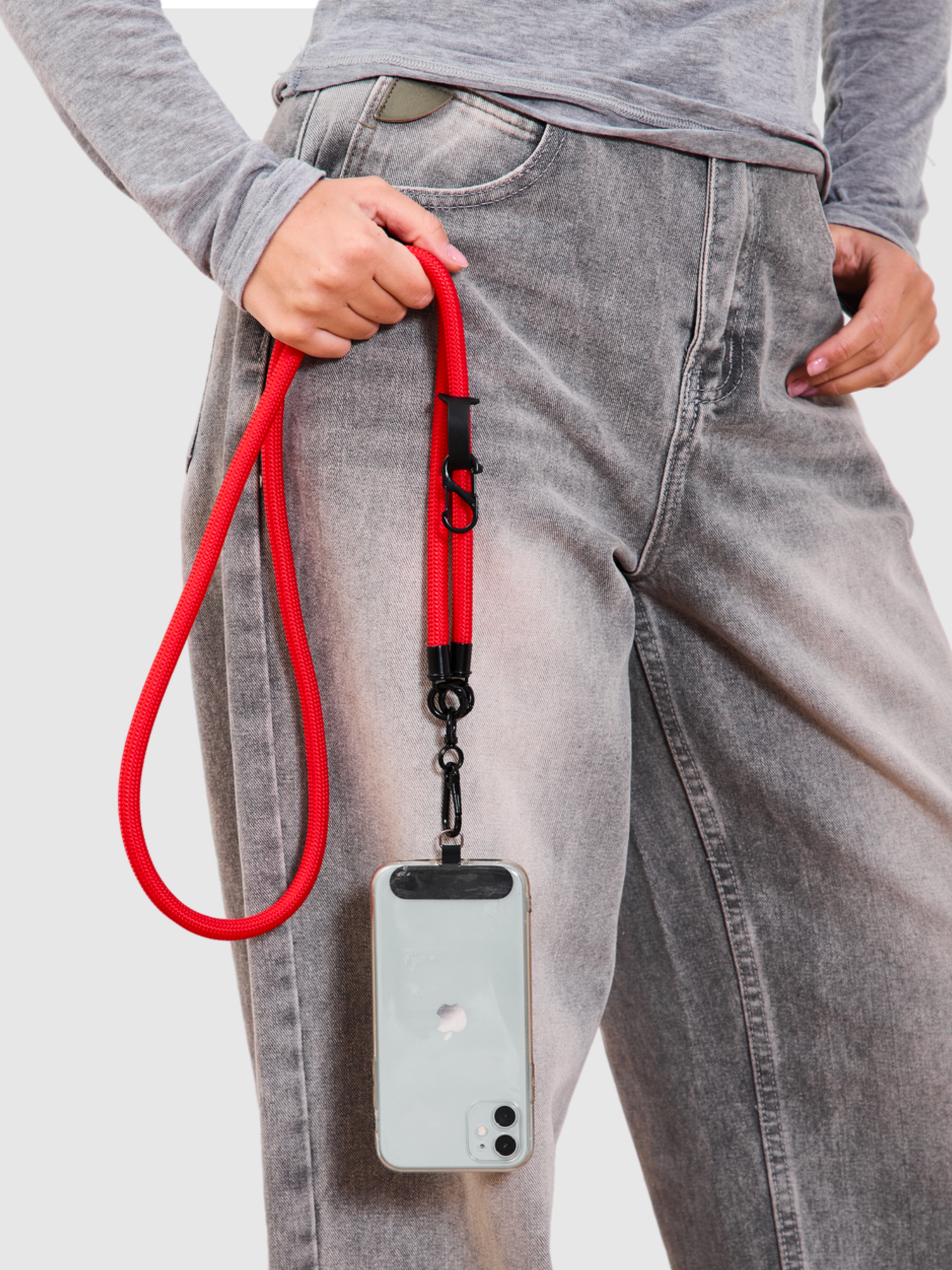 Веревка шнурок для телефона с двумя вкладышами держателями в комплекте