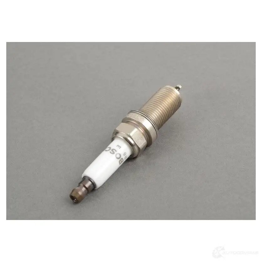 Оригинальная свеча зажигания Bmw E81 88 E90 93 E60 E61 E65 67 X1 X3 X5 N52 N53 22328928 12122158253 B4UR FUI