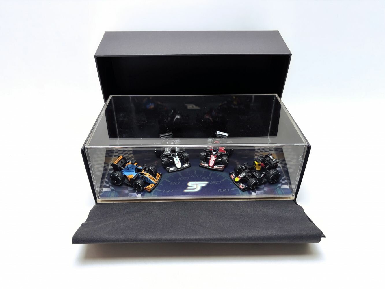 SJF 1/64 Ferrari Q-style Формула 1 Гоночный автомобиль Модель из смолы 1 Mercedes Red Bull Renault автомобиля из