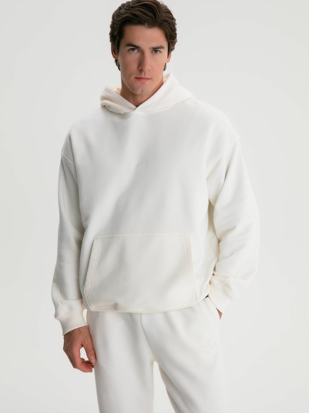 Толстовка спортивная