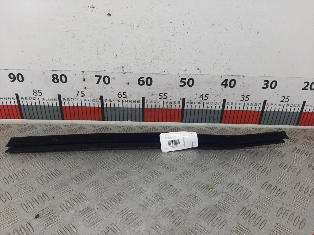 Накладка декоративная (молдинг) стекла двери задней левой BMW 5-Series (E60/E61) 51227049437 арт. 2274867