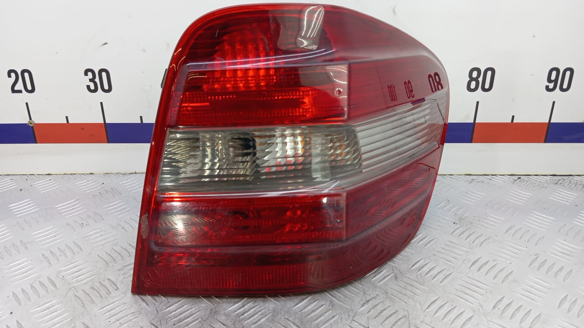 Фонарь задний правый MERCEDES BENZ M-CLASS W164