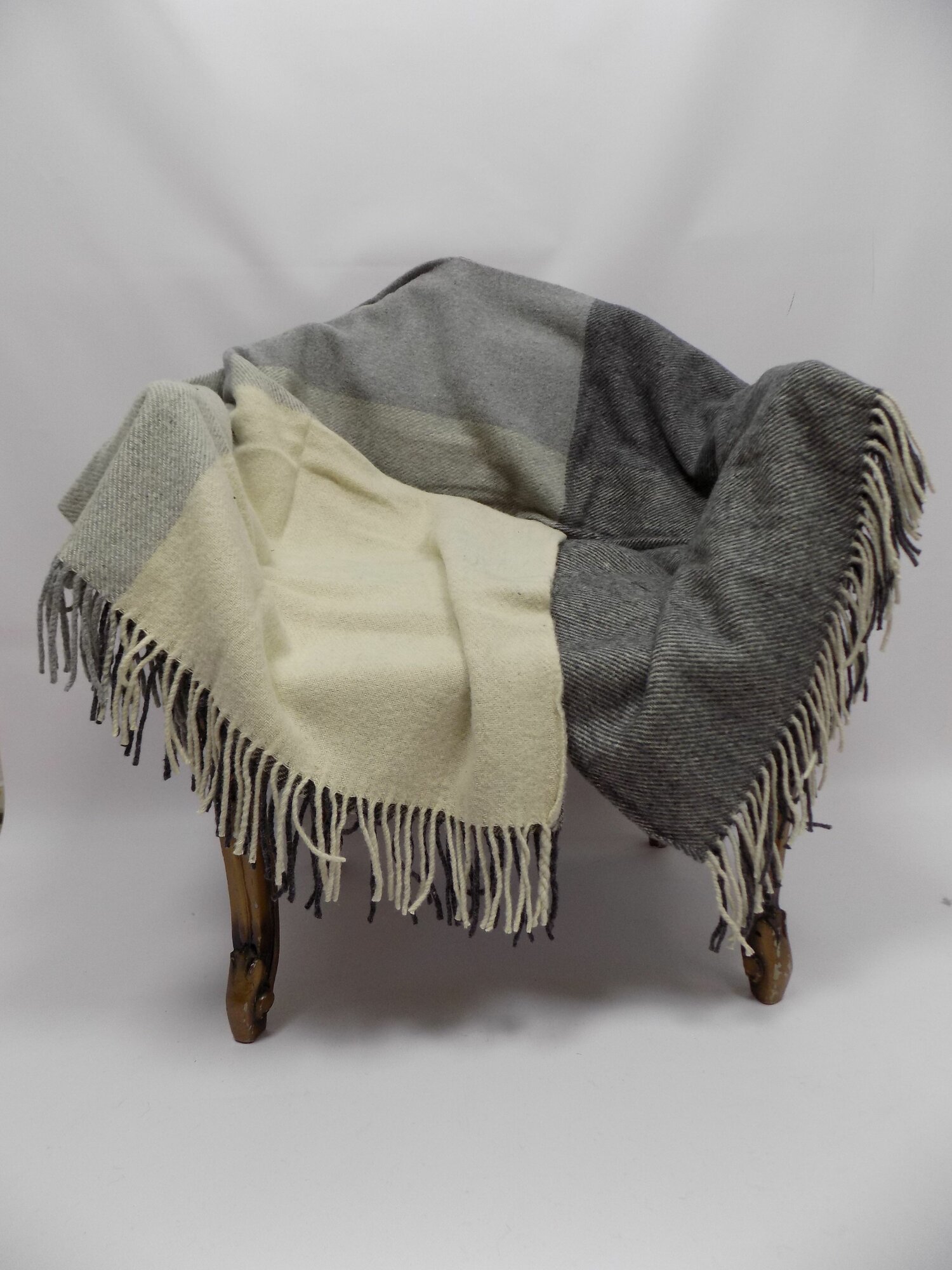 Индийский плед-покрывало в клетку 150 на 200 шерсть мериноса