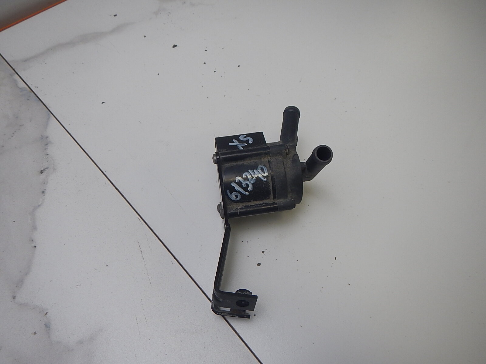 Б/У Насос водяной (помпа), BMW (БМВ)-X5 (E70) (07-13) BMW X5 (E70) (07-13) Помпа дополнительного охлаждения турбины Без в...