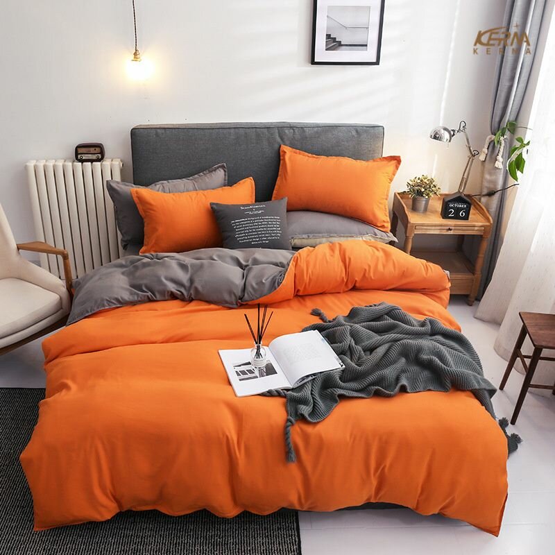 Комплект постельного белья (подушки, одеяла, простыни)