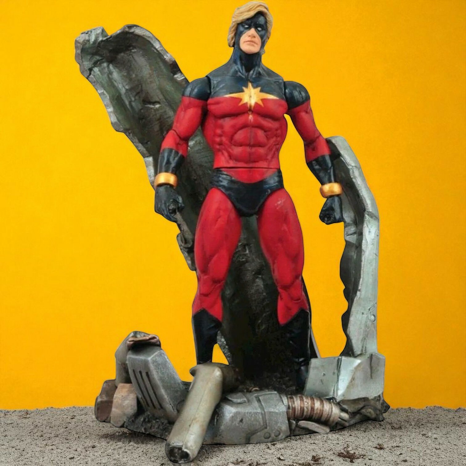 Фигурка Капитан Марвел "Классика комиксов" от Marvel Select, коллекционная