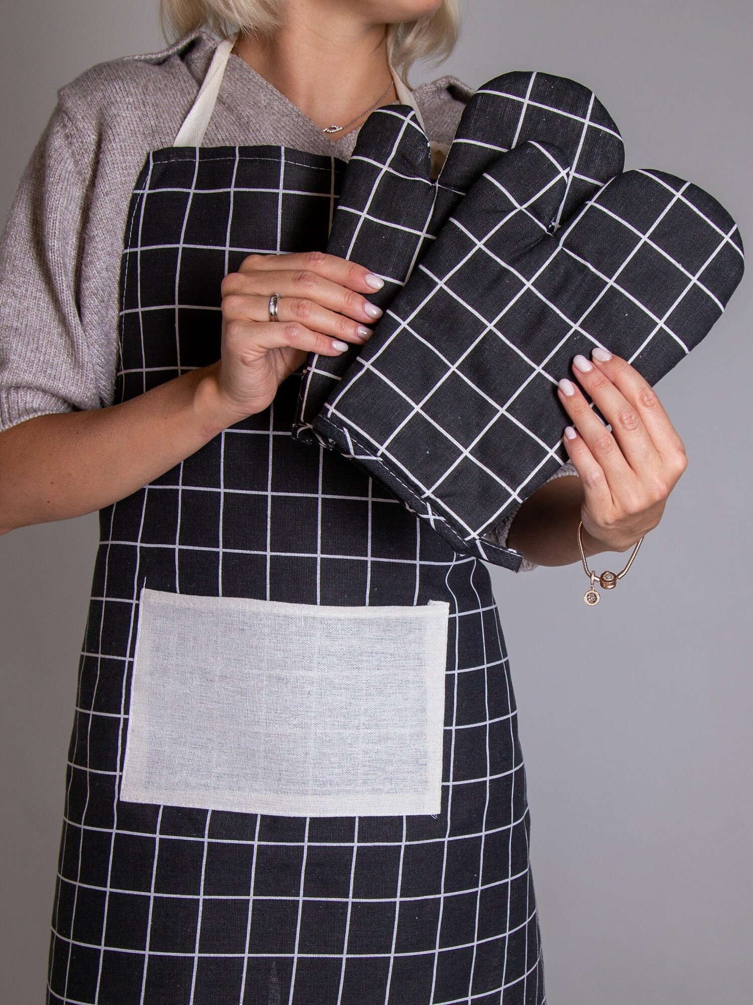 Набор 3 предмета: 1шт фартук для кухни и 2 шт хлопковые прихватки - варежки, для горячего и гриля