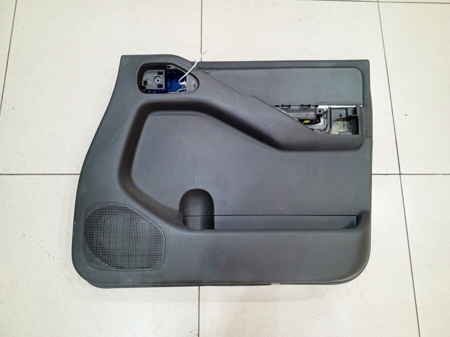 Обшивка двери передней правой от Nissan Pathfinder R51 2005-2014