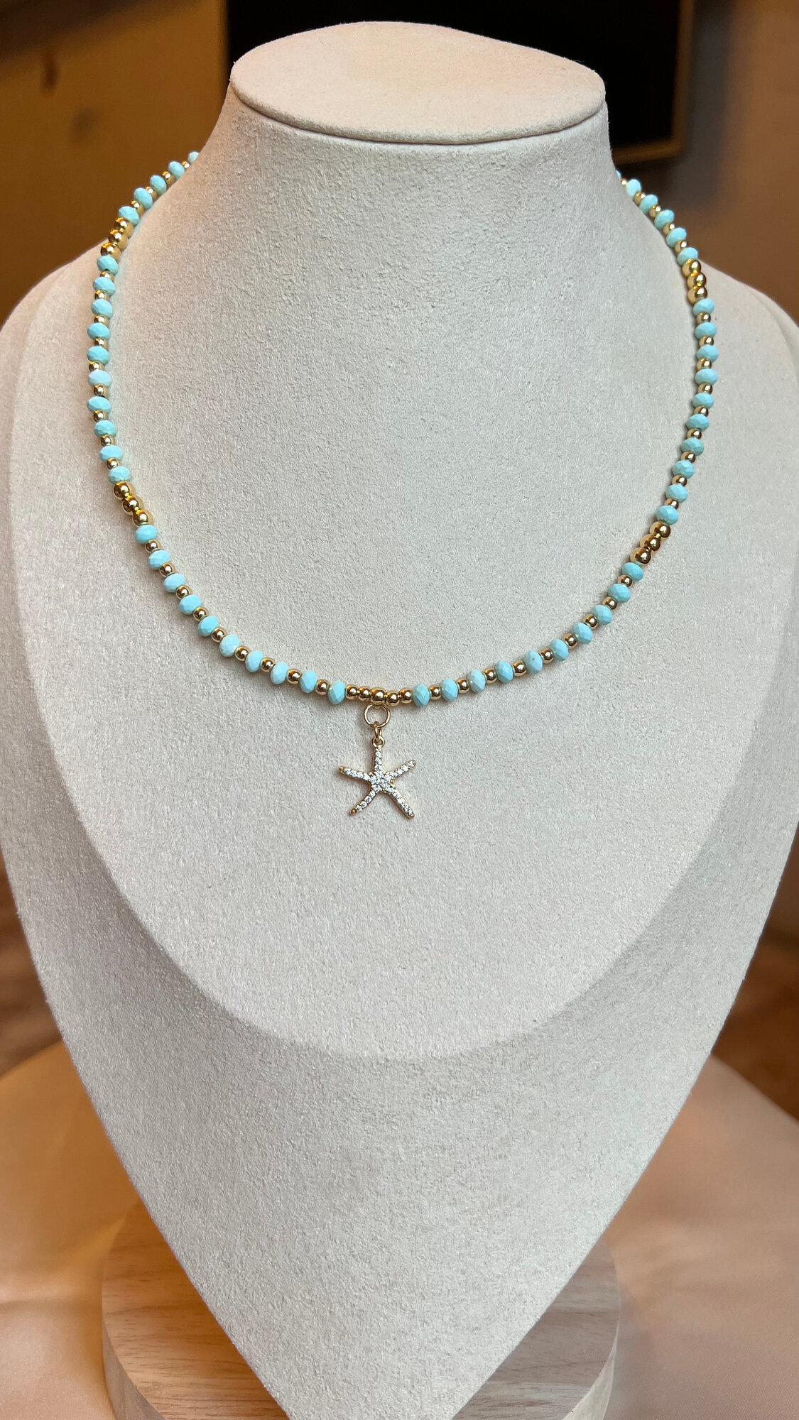 Колье, говлит