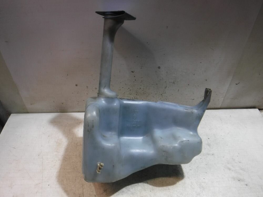 Бачок омывателя лобового стекла VW Transporter T4 701955453