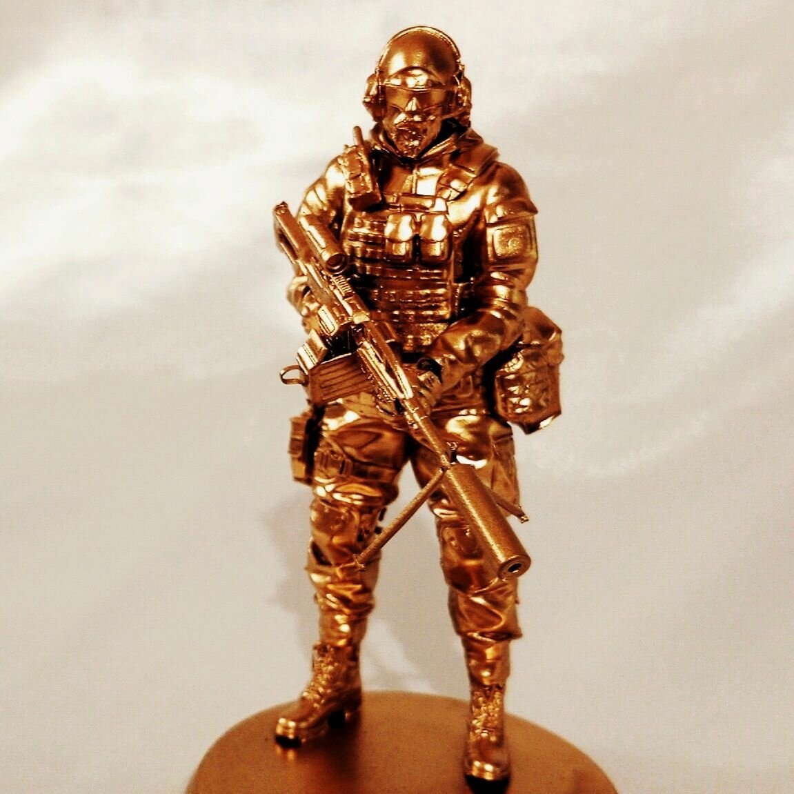 Воины России : Музыкант Wagner Group с "печенегом" , СВО, фигурка 10см, золото