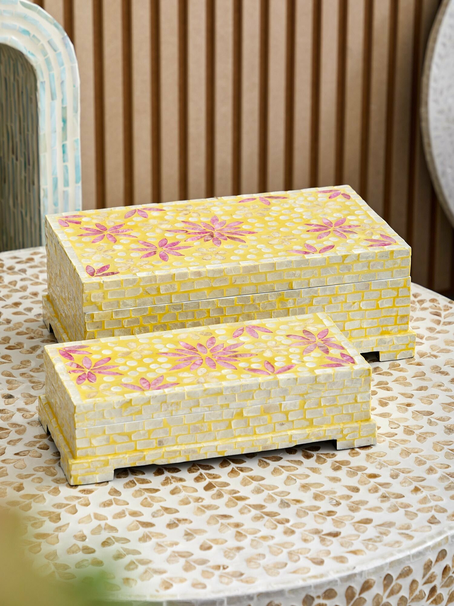 67-003 Шкатулки с отделкой раковинами устриц, набор 2 предмета 40х23х14; 34х17х9см, Glasar