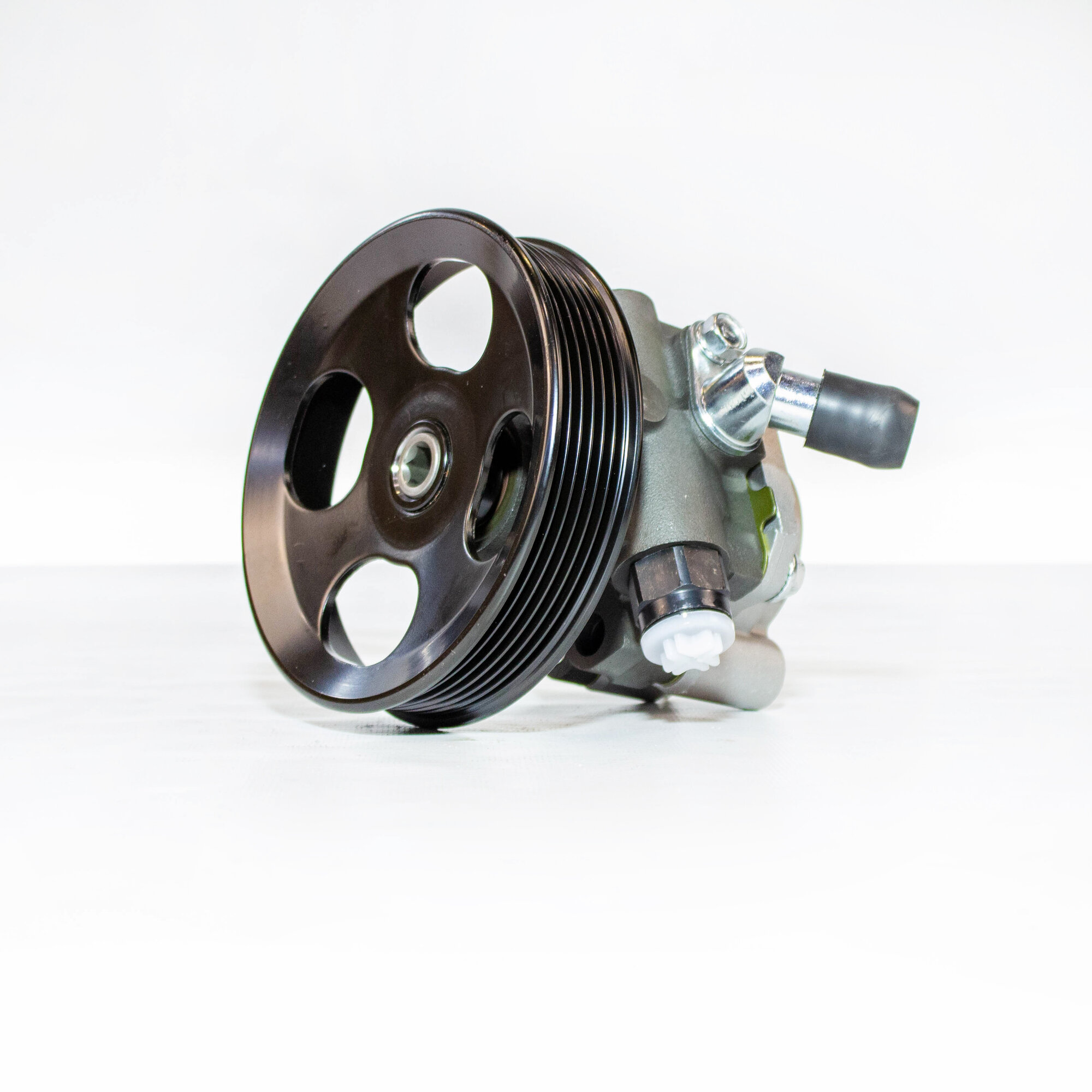 Насос гидроусилителя руля Nadoka для Toyota TUNDRA/SEQUOIA 01-07