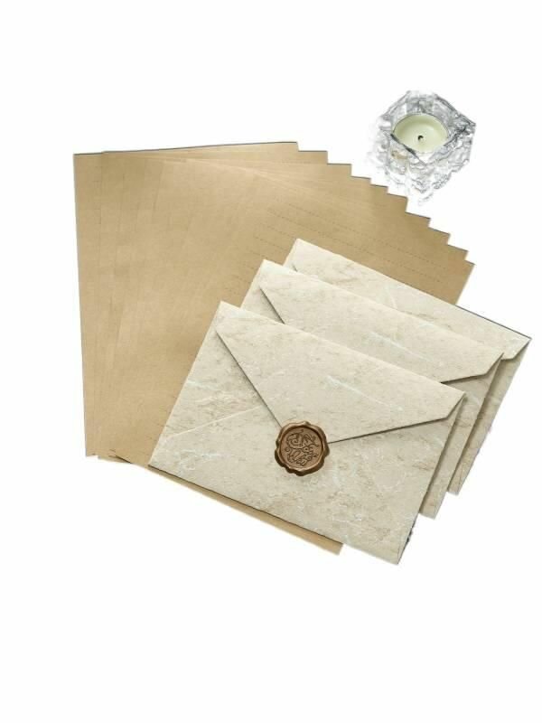 Позолоченный конверт с письмом