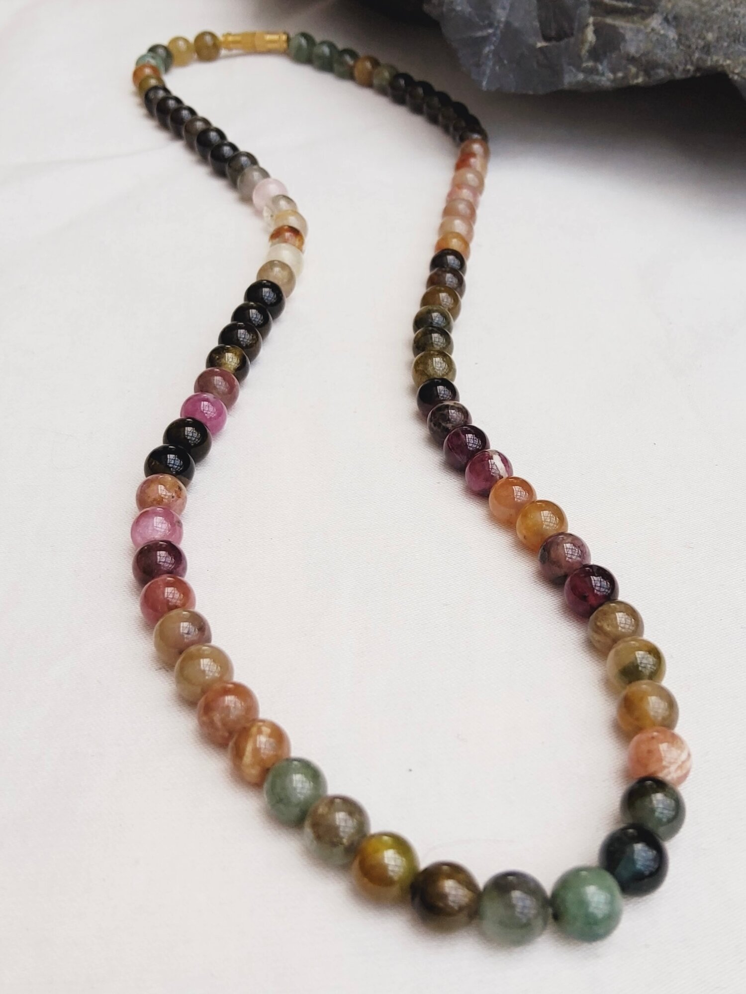 Бусы, турмалин