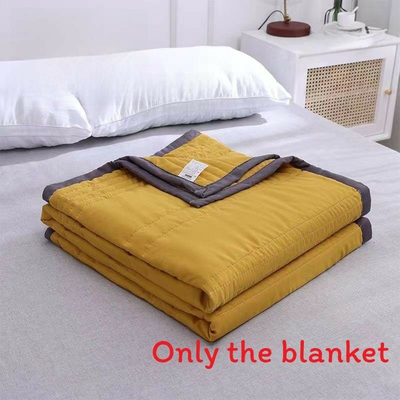 Waterwashed cotton bed quilt with soft feel and antiallergy material for bedroom and lounge