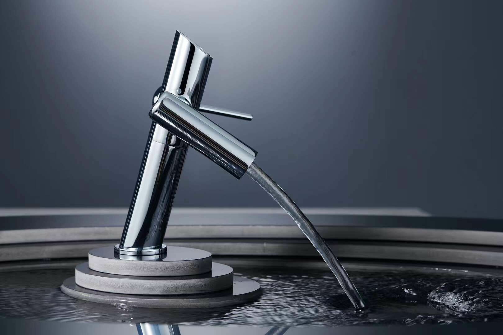 Смеситель на раковину-колонну для ванны, дизайнерский, с инновационной системой управления водой, титановой отделкой и универсальными размерами