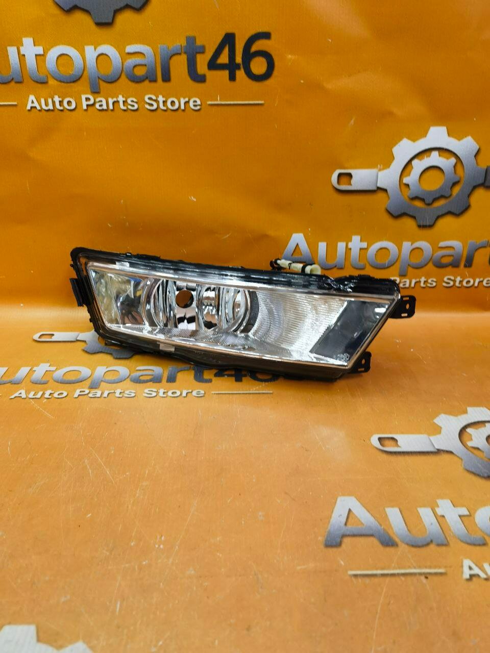 Фара противотуманная правая Шкода Рапид, Skoda Rapid 12-17 хром, аналог