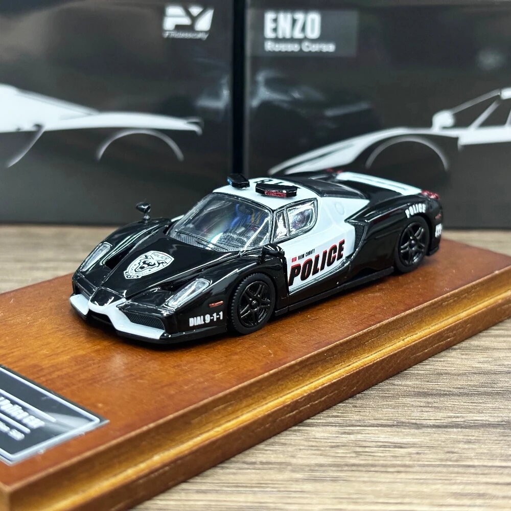 Enzo 1:64 Полицейский автомобиль