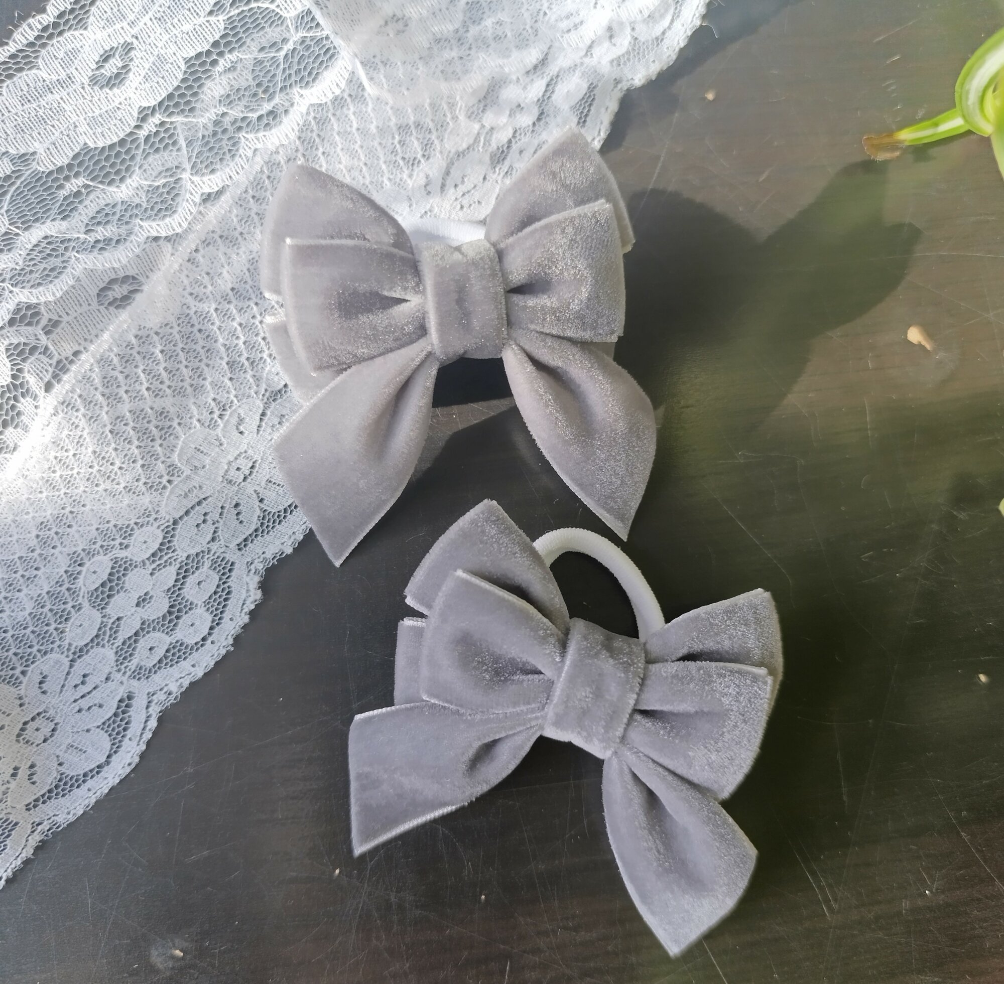 Бантики на резинке Banti_Ka, серые бархатные, 8х6 см, набор из 2 штук