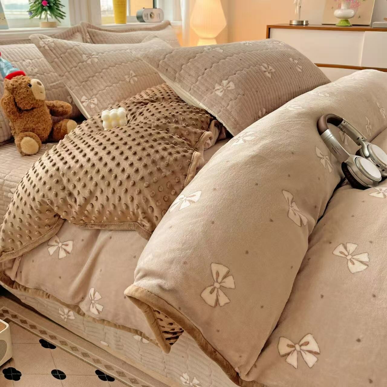 Комплект простыней из молочного флиса типа А, четыре предмета, осенне-зимний, с флисовой подкладкой, утеплённый, стеганый, утолщённый флис,200*225cm