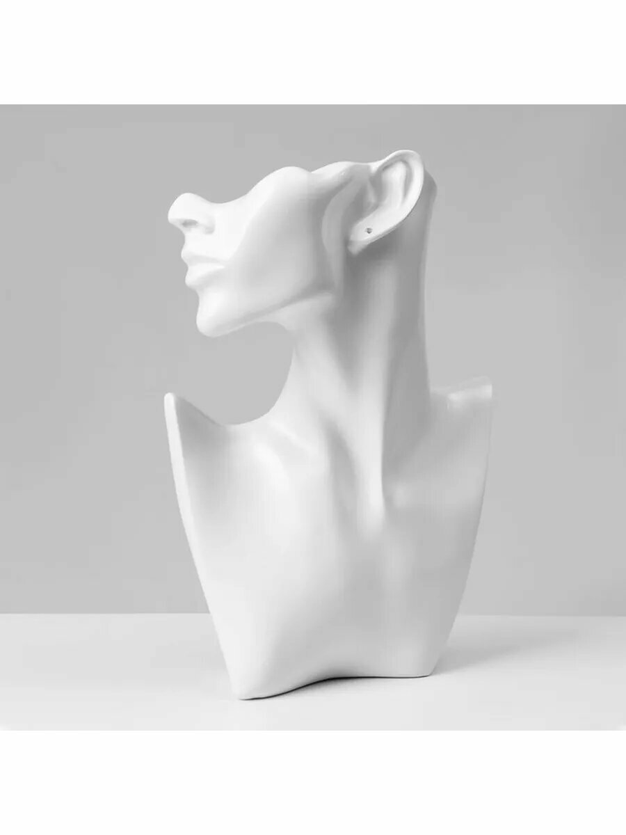 Стильный бюст для украшений, пол-лица, белый