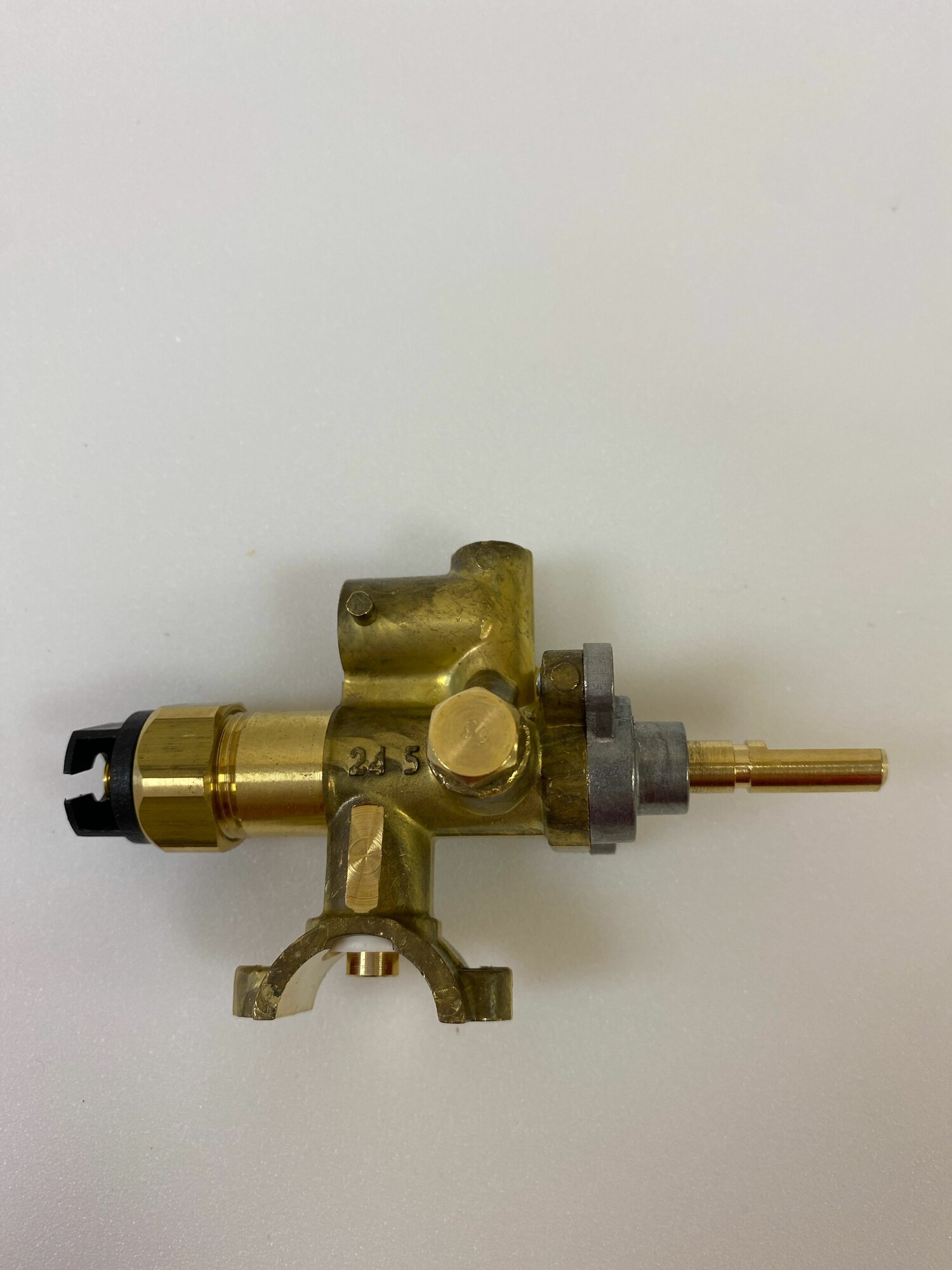 Газовый кран духовки, для газовой плиты Darina GM4M42008