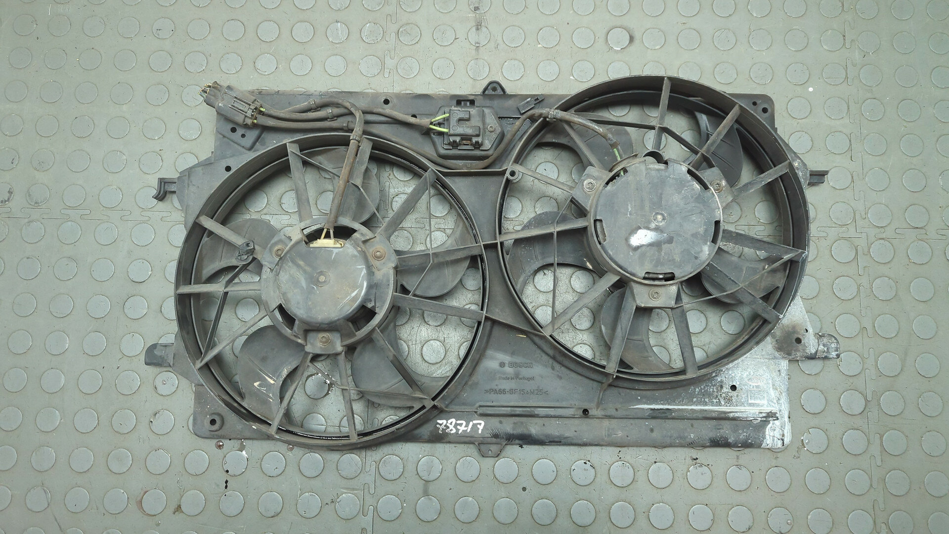 Вентилятор радиатора Ford Focus 1 Б/У