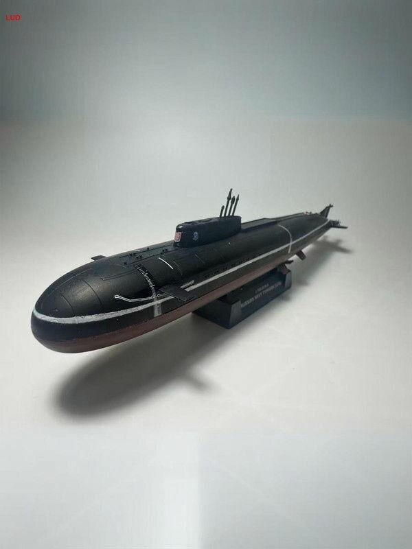Атомная подводная лодка проекта 949A Антей ВМФ России в масштабе 1:700