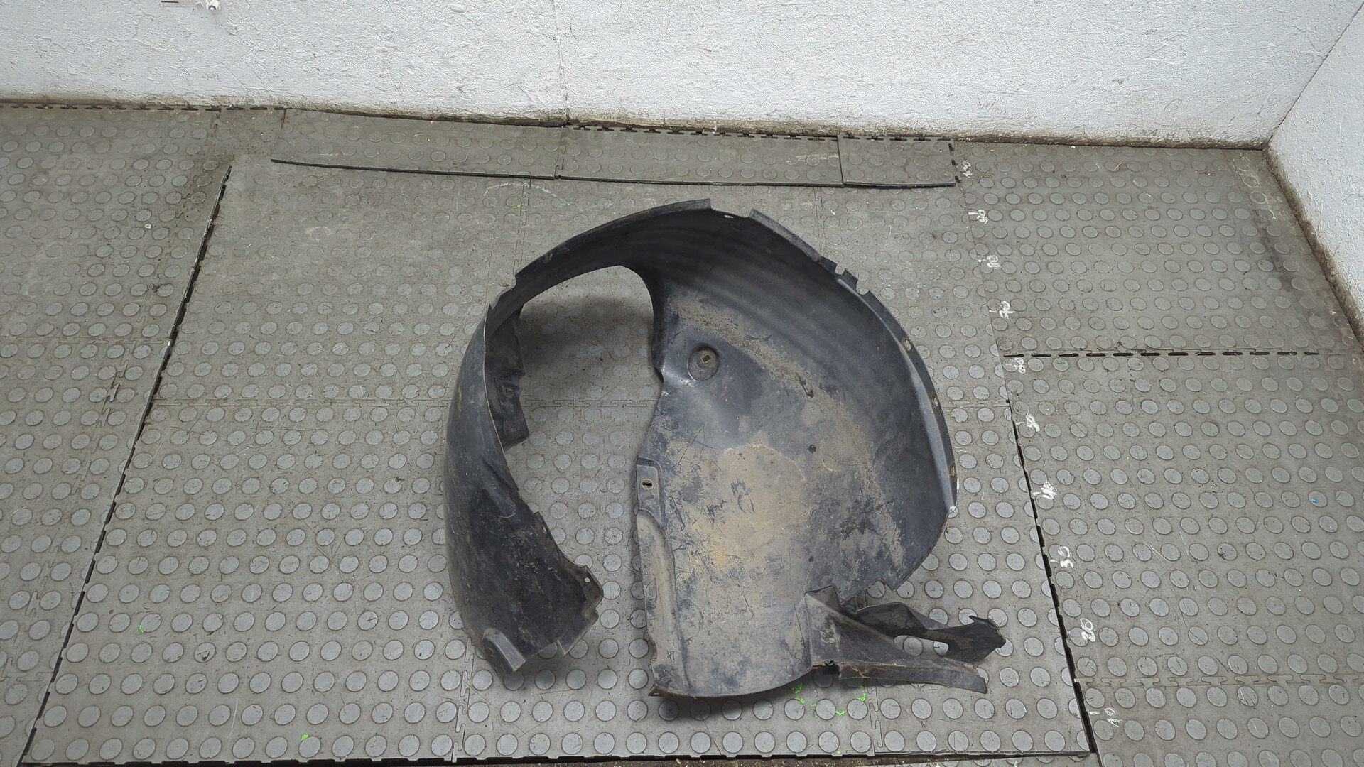 Защита арок (подкрылок) правая передняя Skoda Fabia Б/У