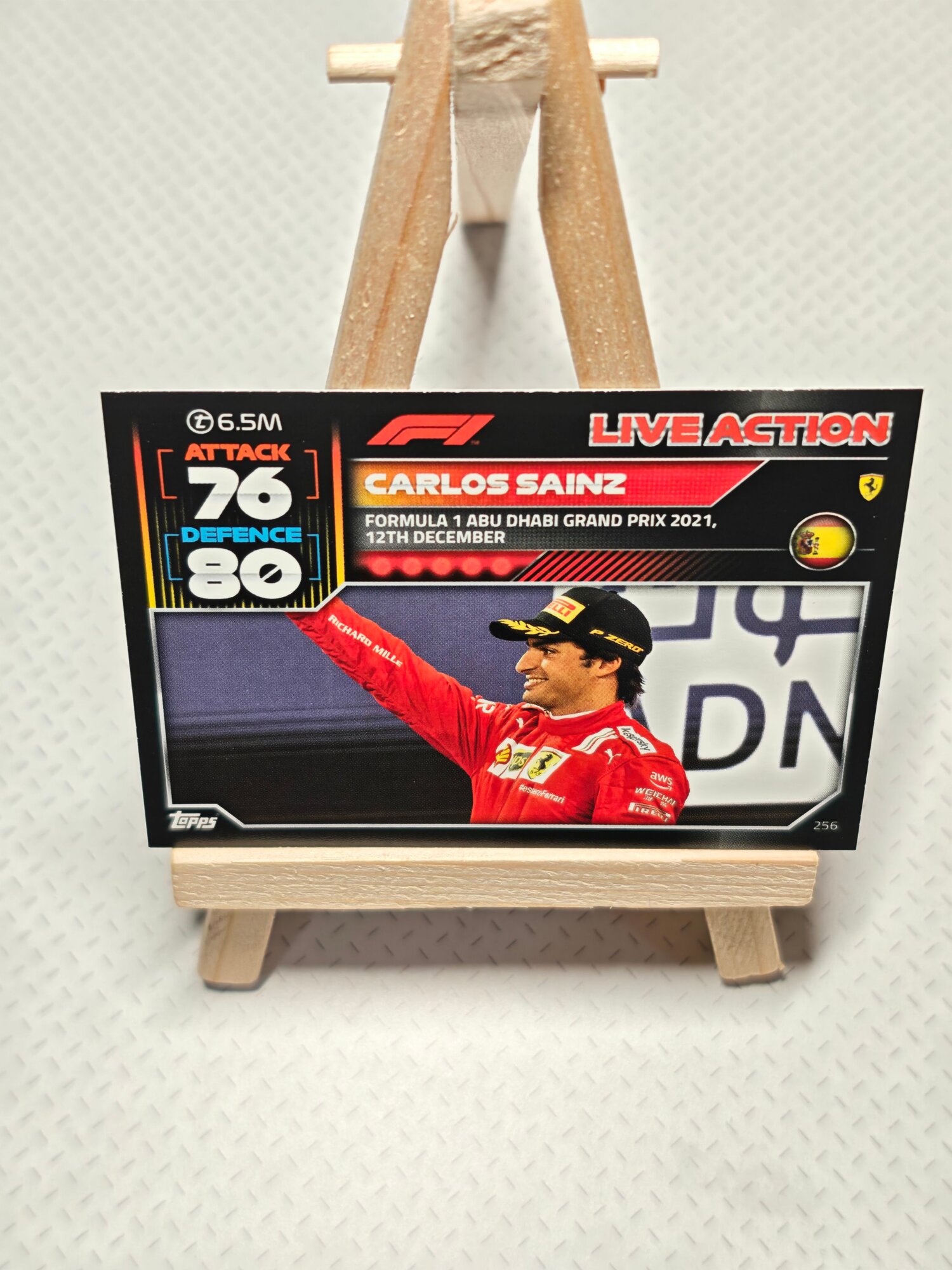 Коллекционная карточка Topps F1 Turbo ATTAX в горизонтальном стандартном формате