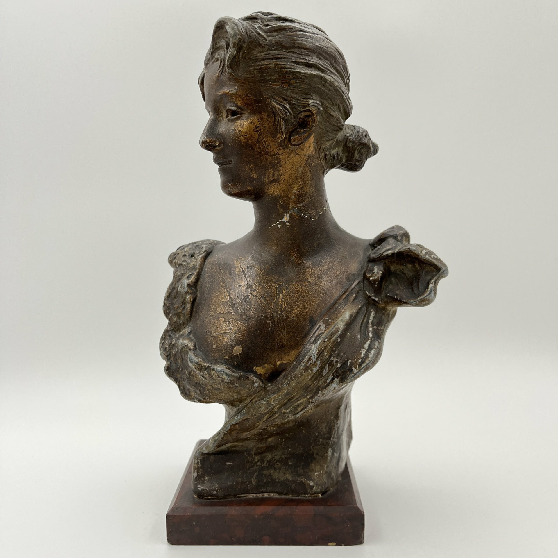 Бюст "Юная красавица", по модели скульптора Georges Van Der Straeten, шпиатр, формовка