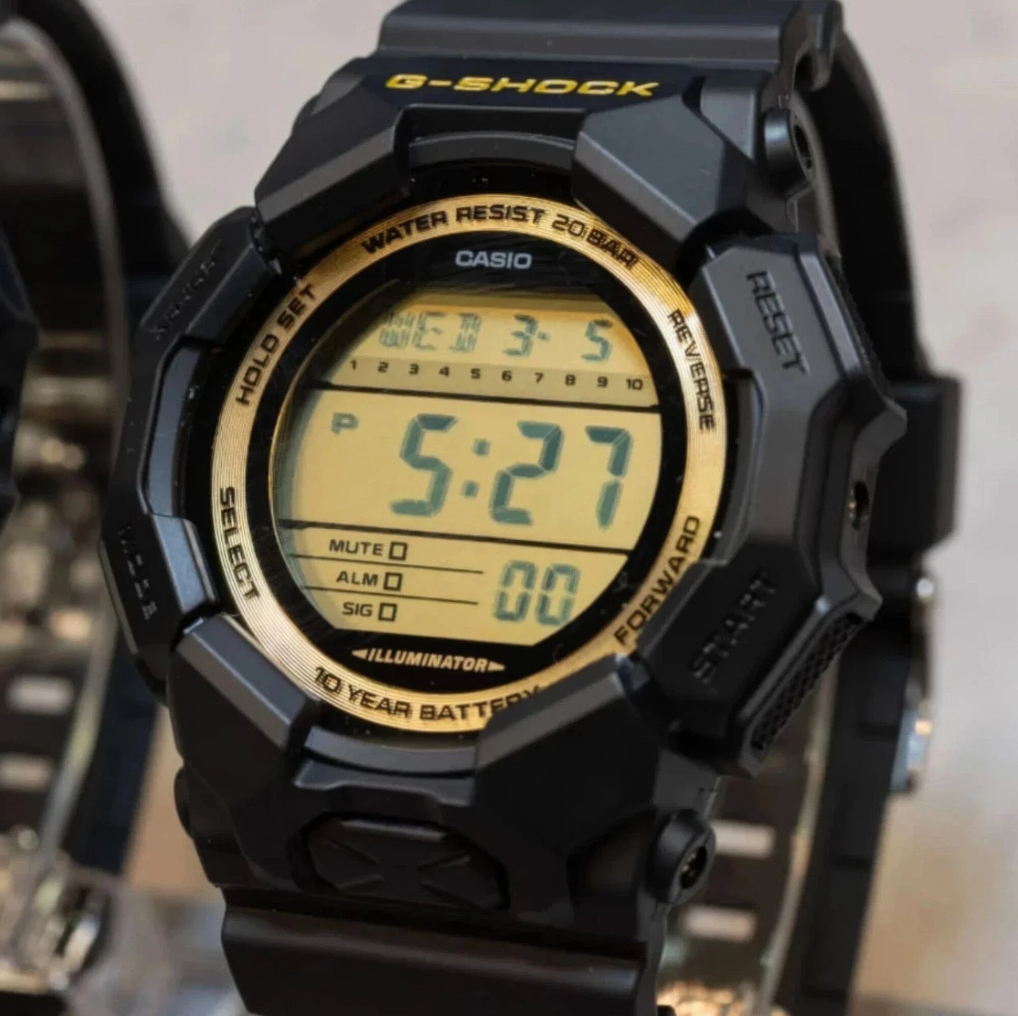 Наручные часы CASIO G-Shock, черный/золотистый — фото 1
