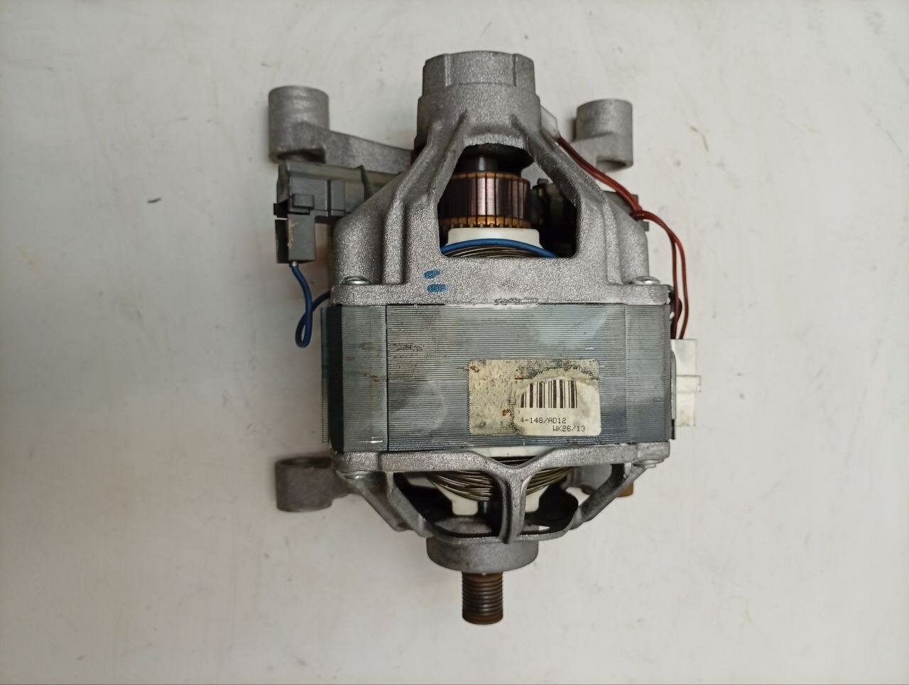 WMSD7105B кт17 Двигатель для стиральной машины Ariston Indesit (6 контактов) 160027797 б/у