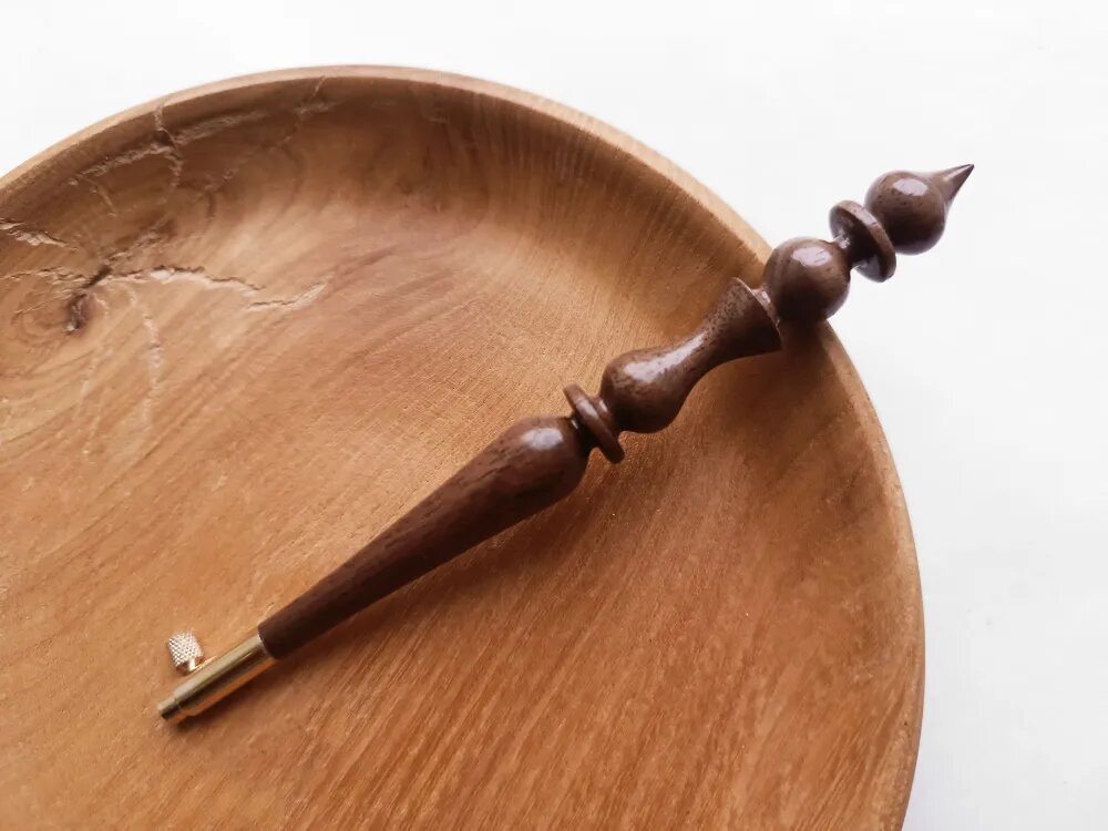 Люневильский крючок резной (Грецкий орех)