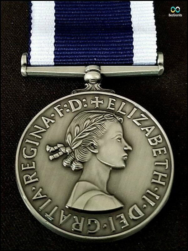 Британская медаль за долгую службу и безупречное поведение с изображением королевы Елизаветы II (реплика)