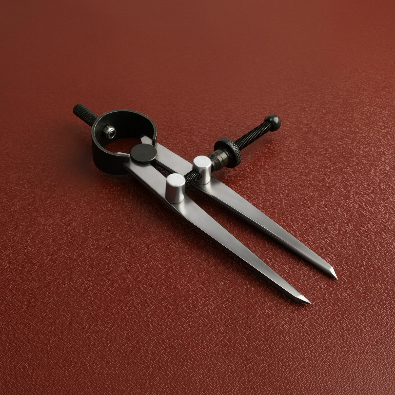 Кронциркуль для кожи, разметочный, 100 мм, 15 x 8 см, цвет серебряный/чёрный