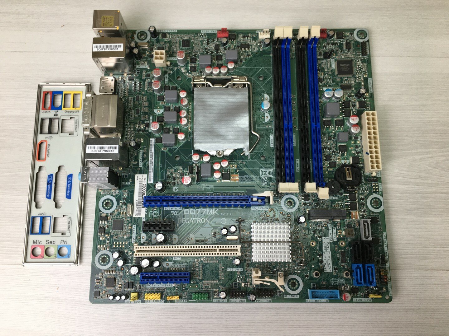 Материнская плата S-1155 Pegatron DQ77MK Q77/2xGbLAN/USB3.1/WiFi/DVI-D/DVI-I/DP/4xDDR3/Sb/mATX