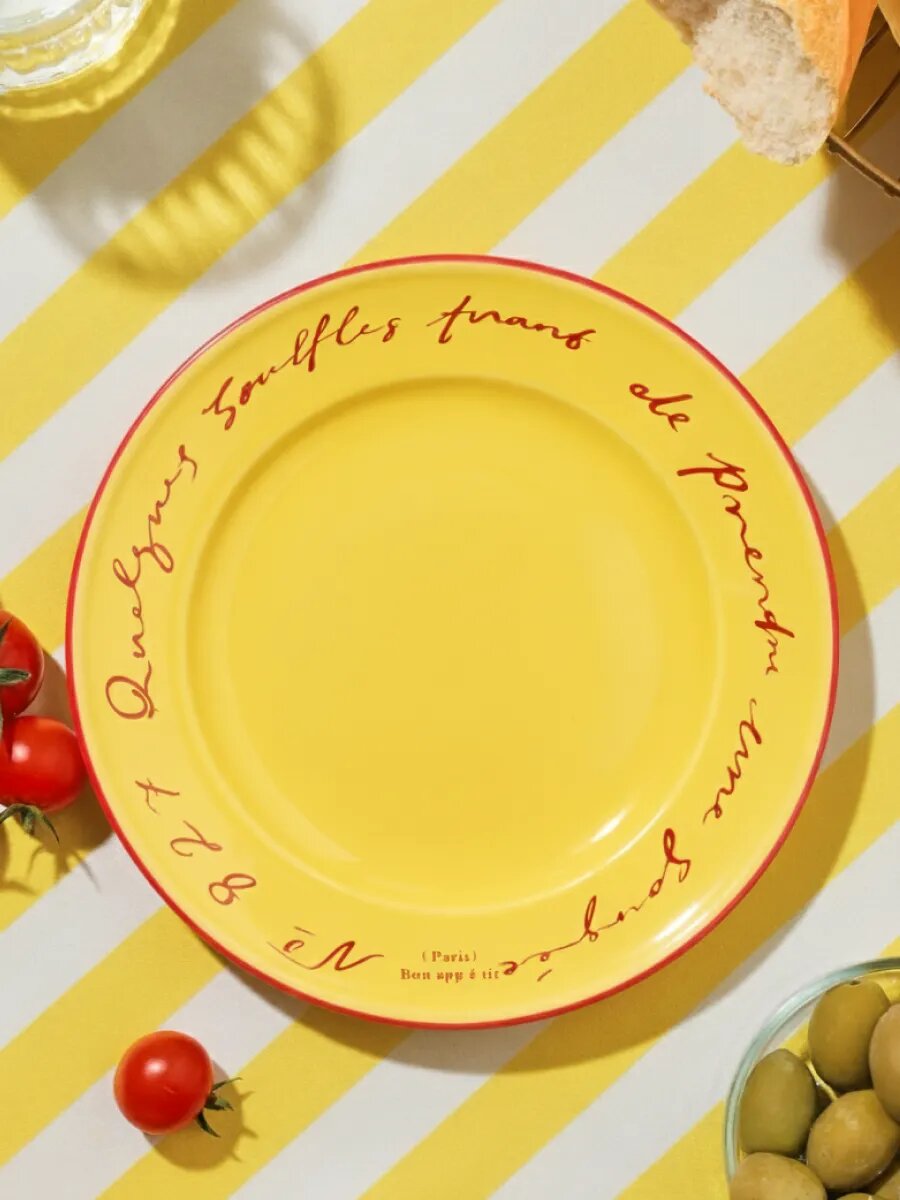 Тарелка от бренда "Тепло в руках" - "Красные надписи", керамика, бело-красная, 500мл