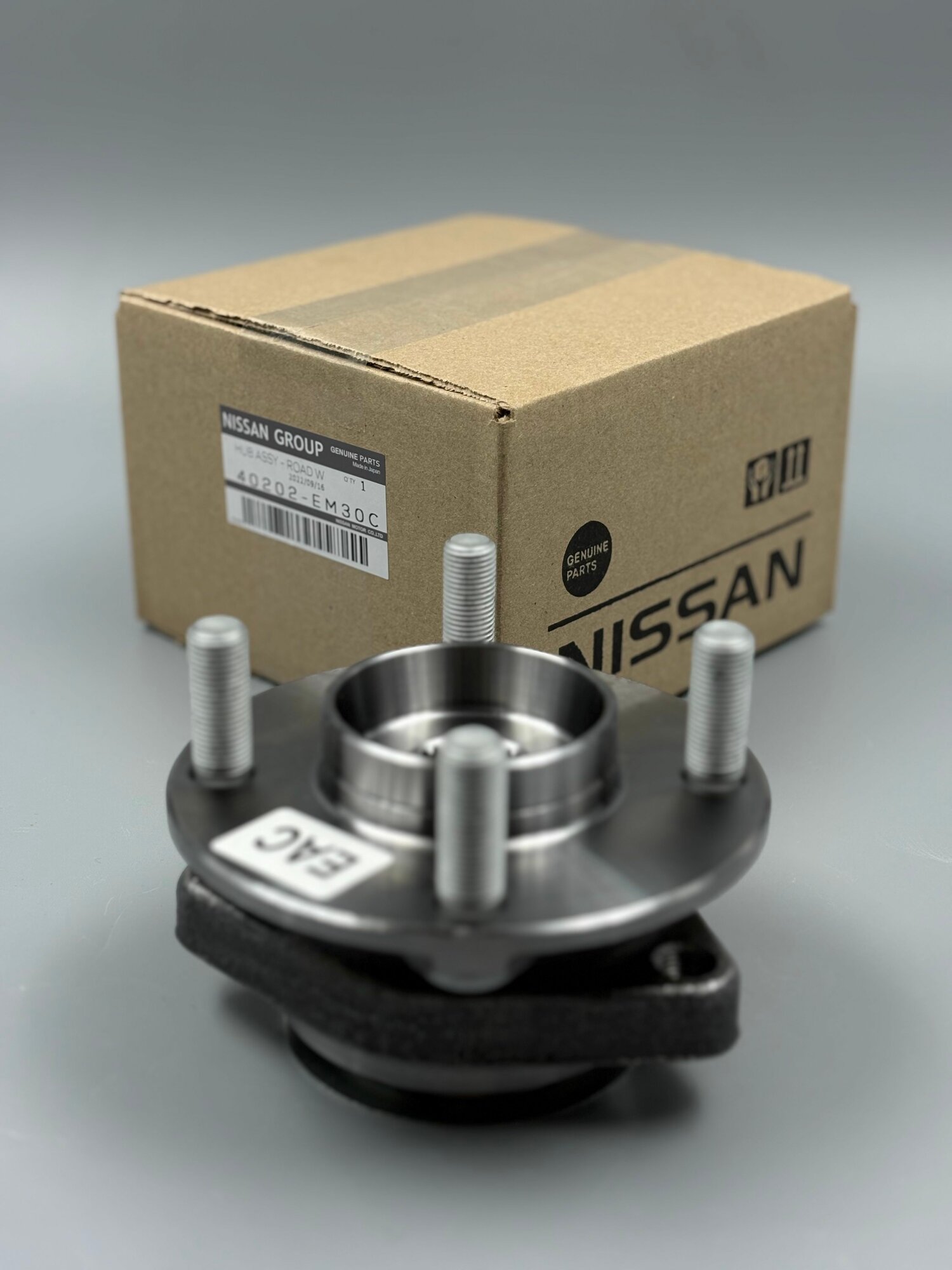 Ступица передняя Nissan 40202-EM30C оригинал