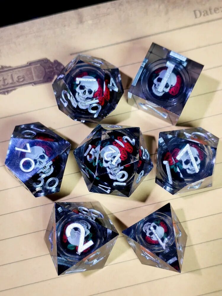 Кубики днд с вращающимся драконьим глазом, дайсы для Dungeons & Dragons, прозрачные смоляные кости с серебристыми буквами
