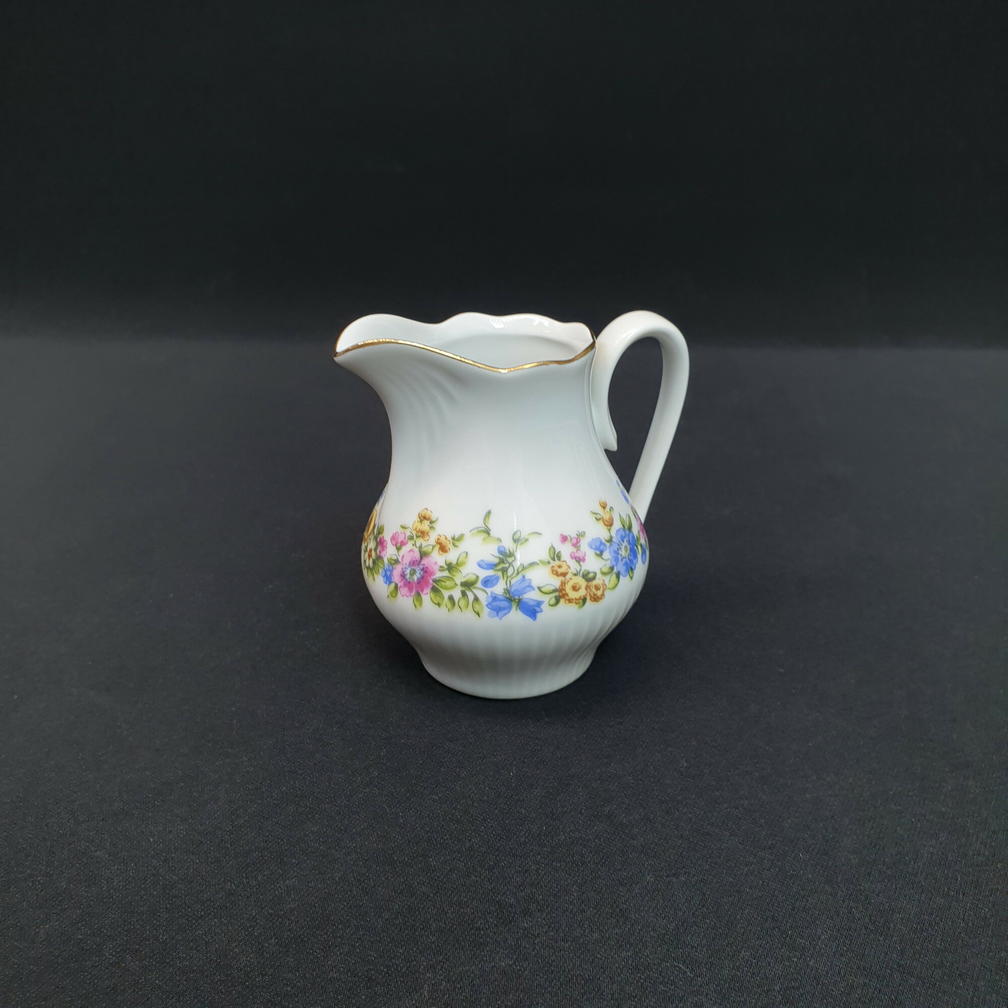 Винтажный сливочник Jlmenau, фарфор золочение деколь 140 мл, ГДР